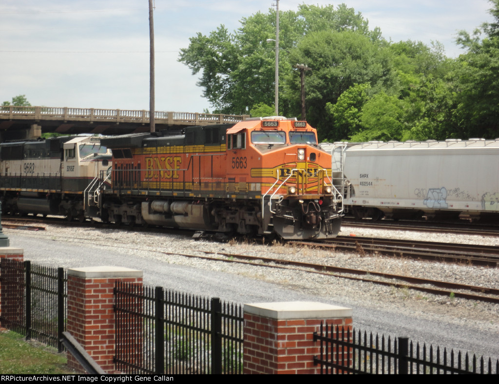 BNSF 5663 and 9682 lead NS 734